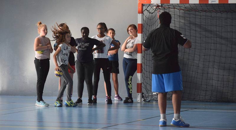 Organisation de stages de handball en collaboration avec le Comité - CDHBY